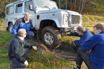 Land Rover off-road training for National Grid engineers | Easier