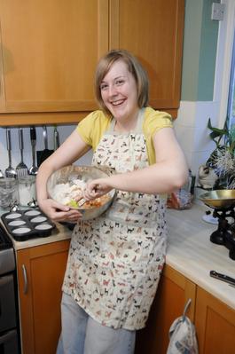 How baking bobby Launa beat her wrist injury | Easier