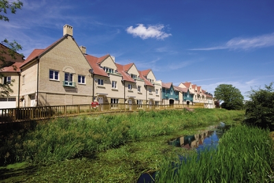 Move into your personalised Redrow home in time for summer | Easier